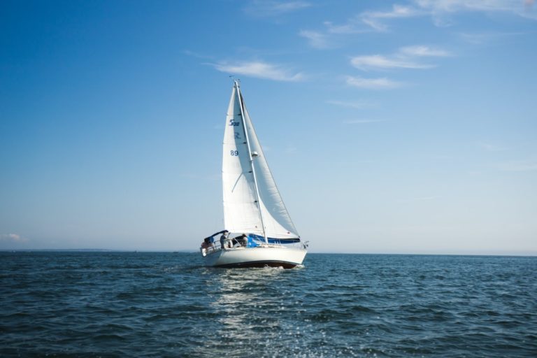 Guida alla scelta di una barca a vela: tutte le caratteristiche da ...